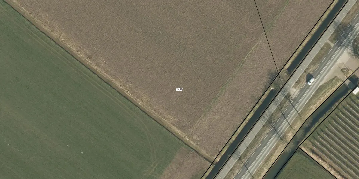 Perceel WDB01X1437 in Waardenburg - KadastraleKaart.com